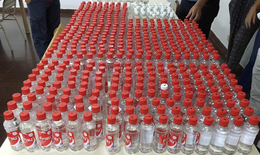 La Epet 10 de Puerto Rico produjo alcohol en gel para la Municipalidad ...